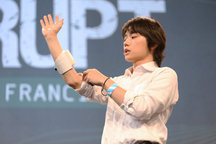 H2LのVRコントローラUnlimitedHandはリアルな触感をプレーヤーの指や腕に伝える | TechCrunch Japan Archive
