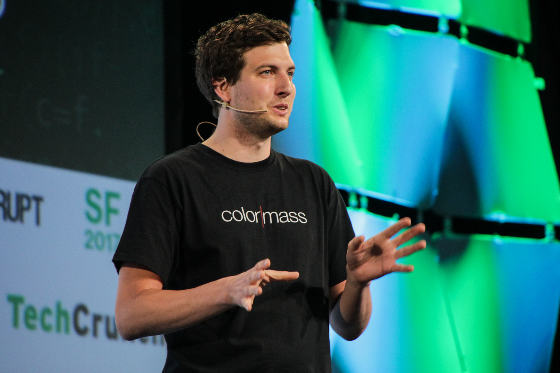 写真スタジオよさらば、colormass仮想写真ツールの登場 | TechCrunch Japan Archive