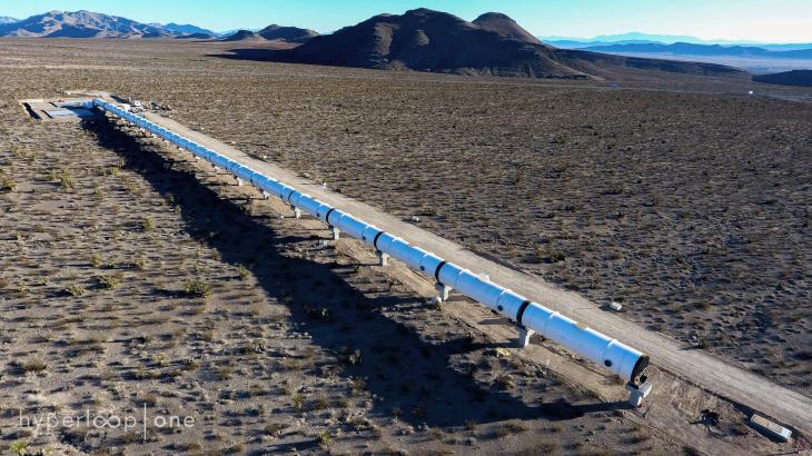 Hyperloopのチューブがゾエトロープ効果で乗客にとって透明になる | TechCrunch Japan Archive