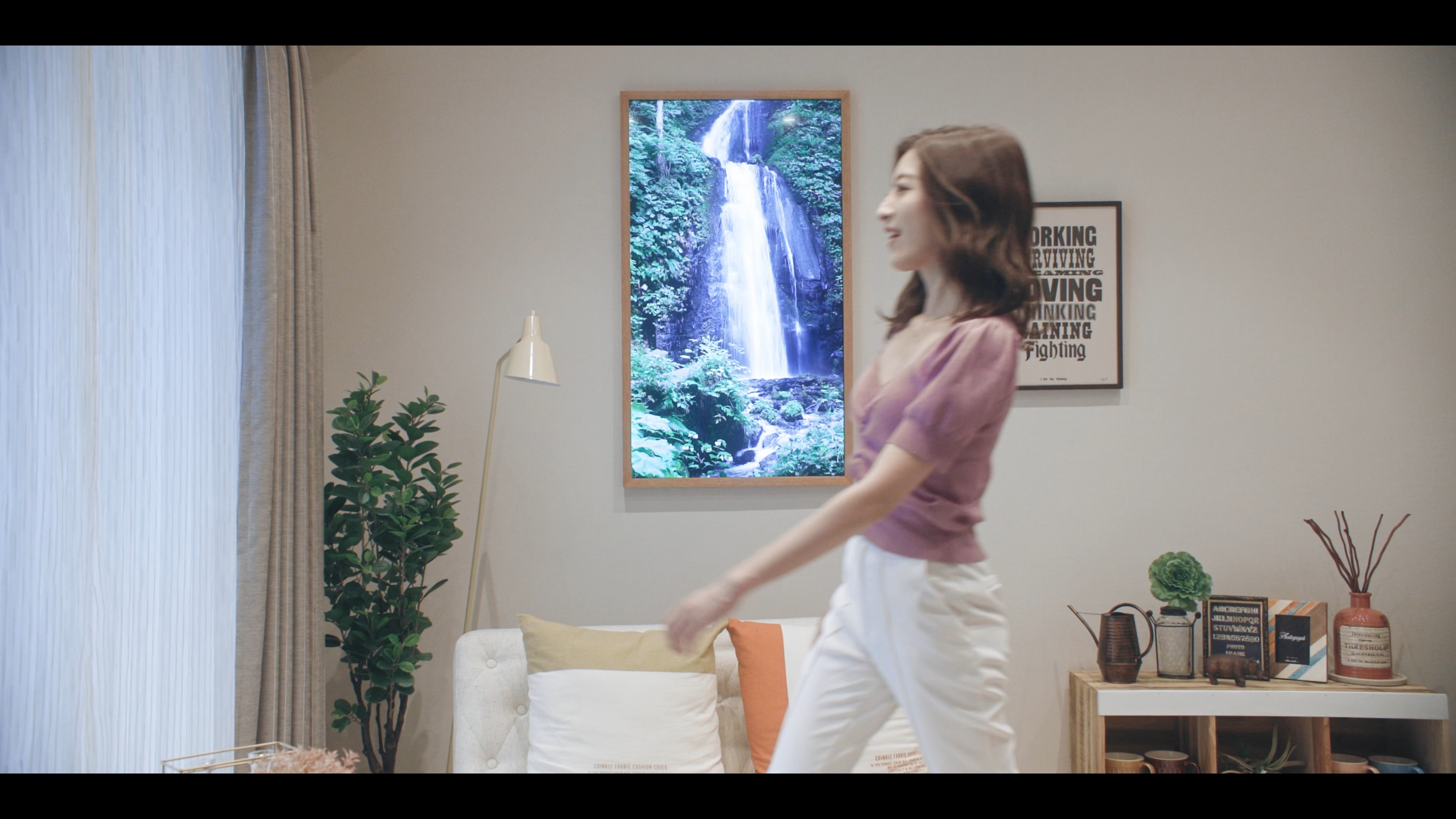 国内外の美景を映すデジタル窓のLandSkipがBtoCに注力、郷愁を誘う風景も提供予定 | TechCrunch Japan Archive